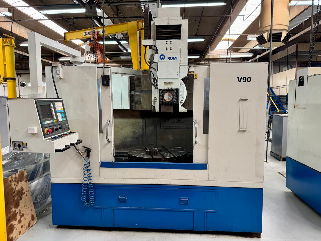 TORNO VERTICAL CNC - ROMI - V90 - COMANDO MACH9 - PLACA HIDRÁULICA 920 ...