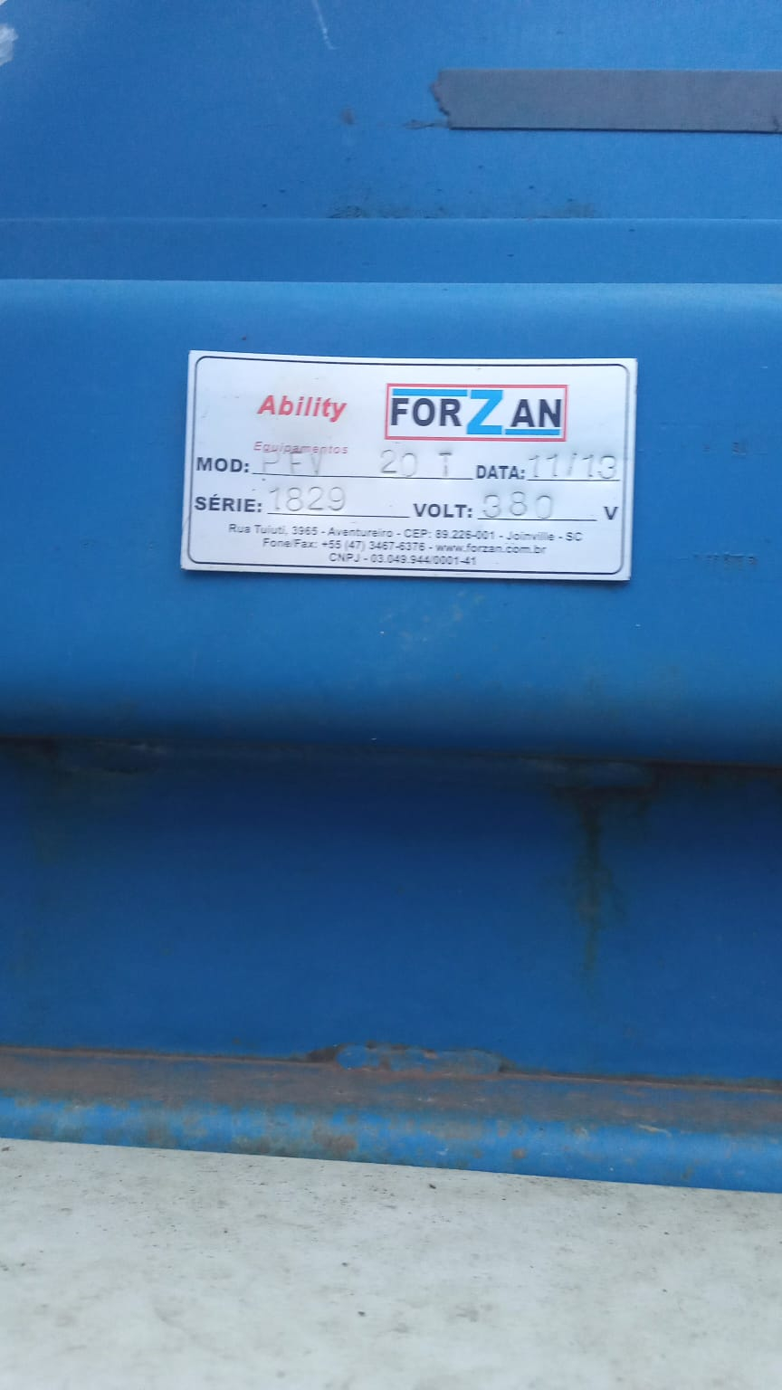 PRENSA ENFARDADEIRA FORZAN 20T ANO 2013 C/ POUQUÍSSIMO USO | Operatrix