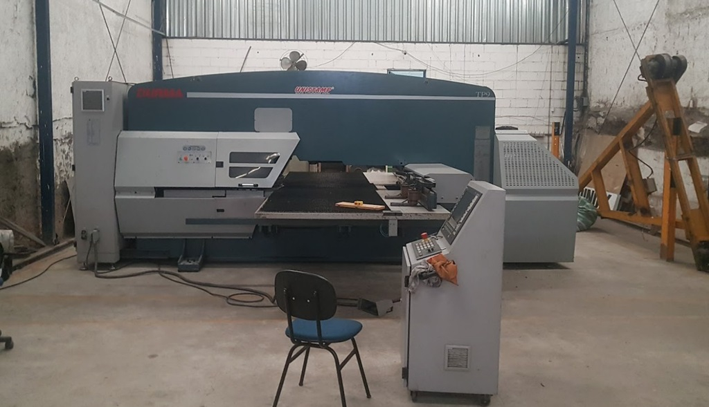 PUNCIONADEIRA HIDRÁULICA CNC - DURMA - MODELO TP9 - ANO 2007 | Operatrix